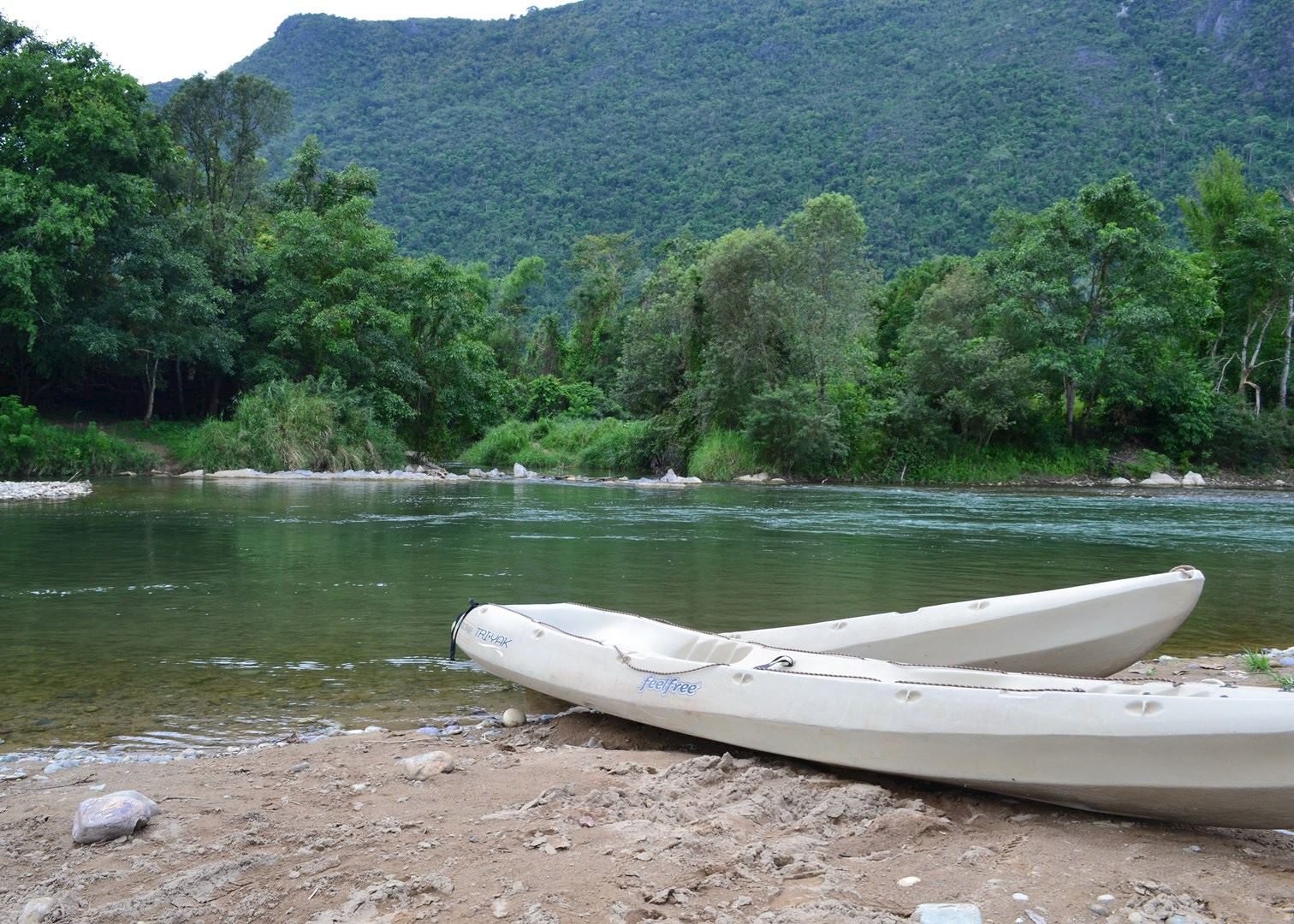 Caves & kayaking around Vang Vieng | Audley Travel