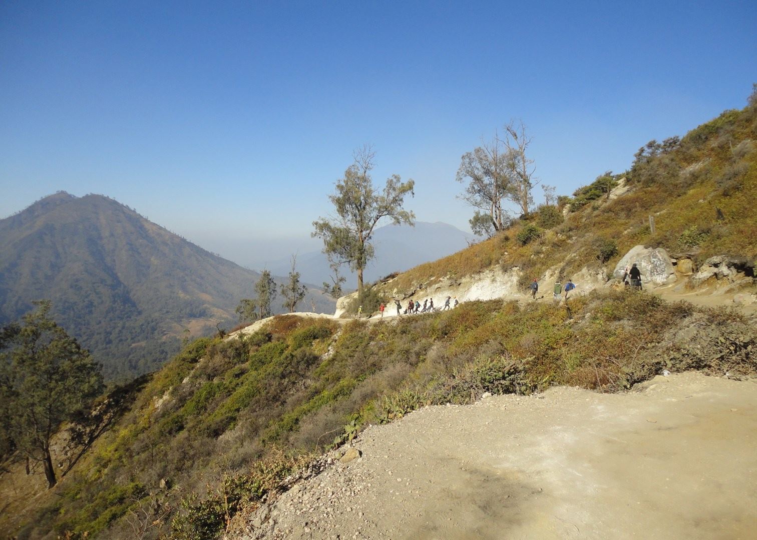 Trek up to the Ijen crater | Audley Travel