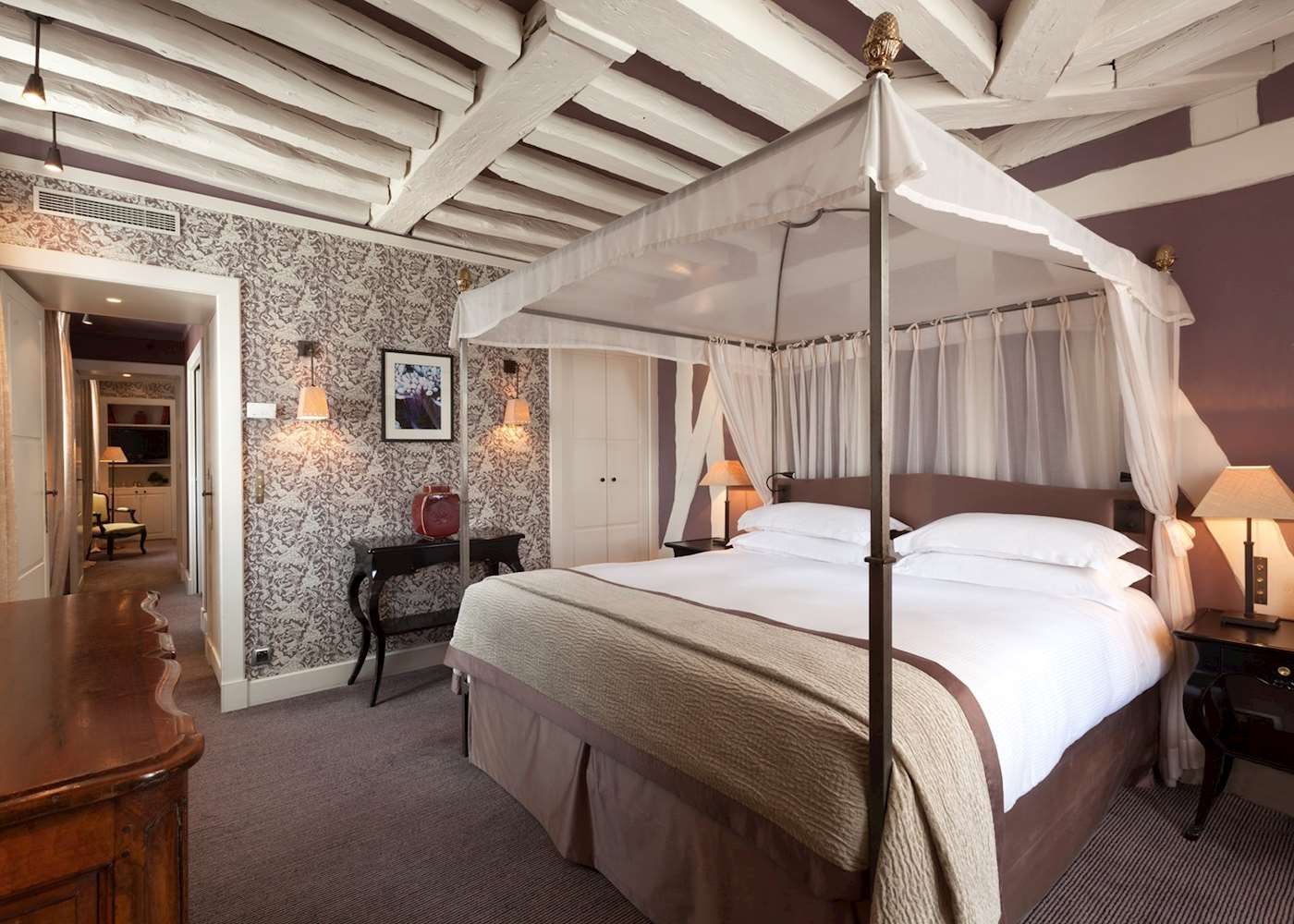 Le Pavillon de la Reine | Hotels in Paris | Audley Travel US