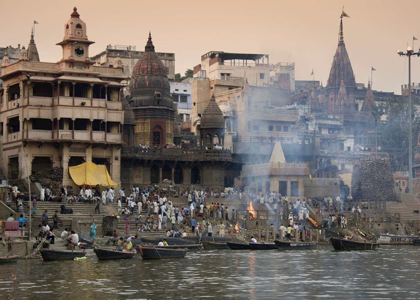 Evening boat ride to the Ghats, India | Audley Travel UK