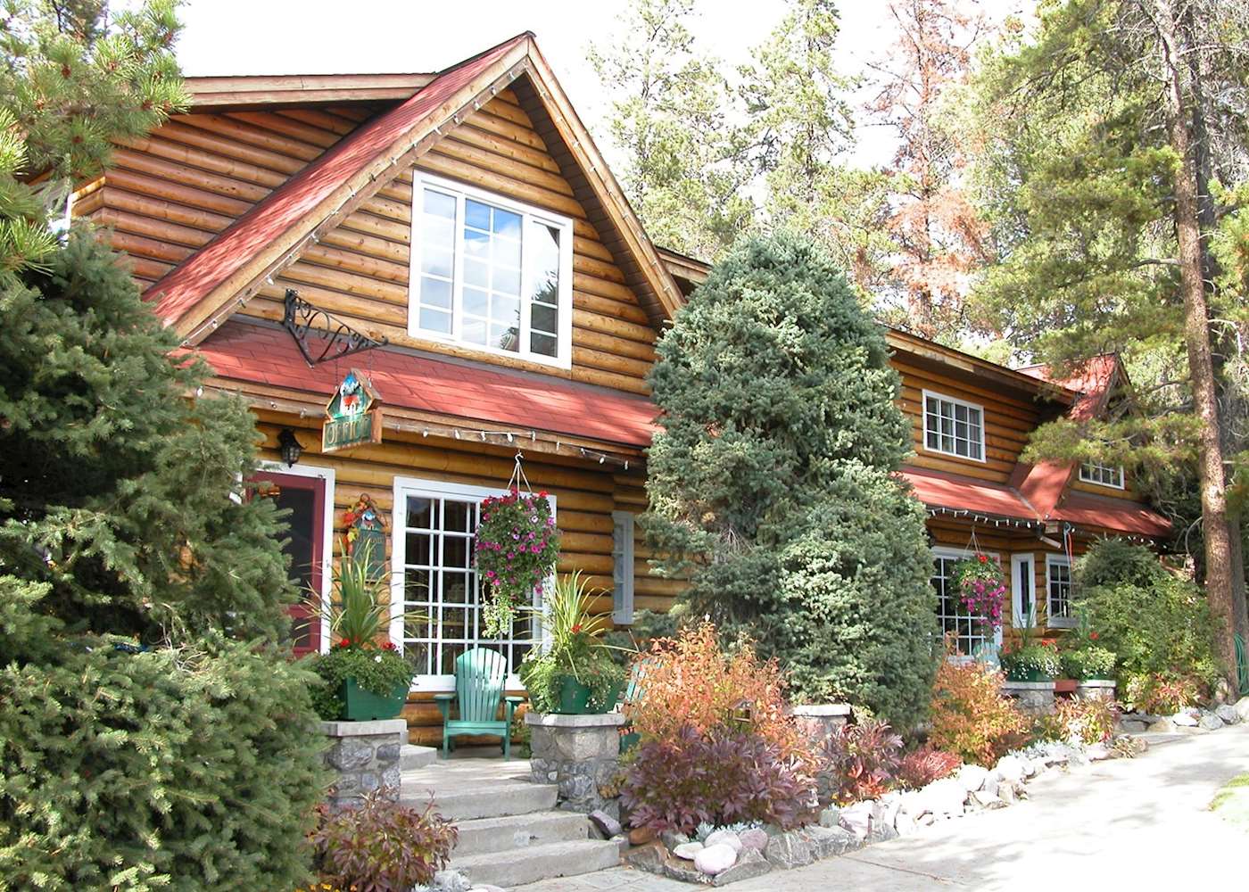 Alpine Village Cabin Resort | Hotels in Jasper | Audley Travel
