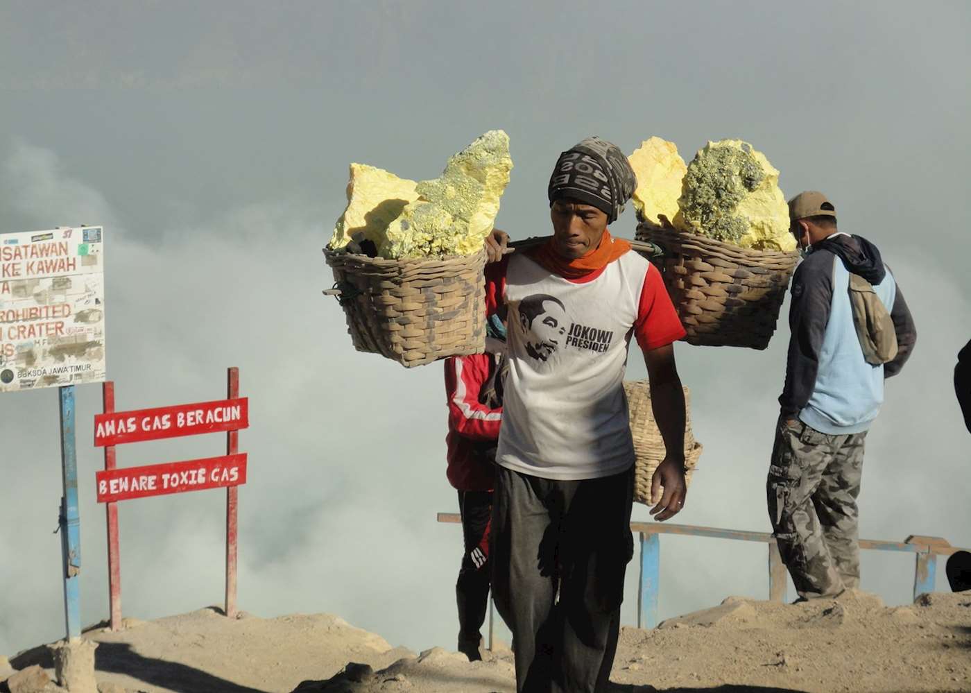Trek up to the Ijen crater | Audley Travel UK