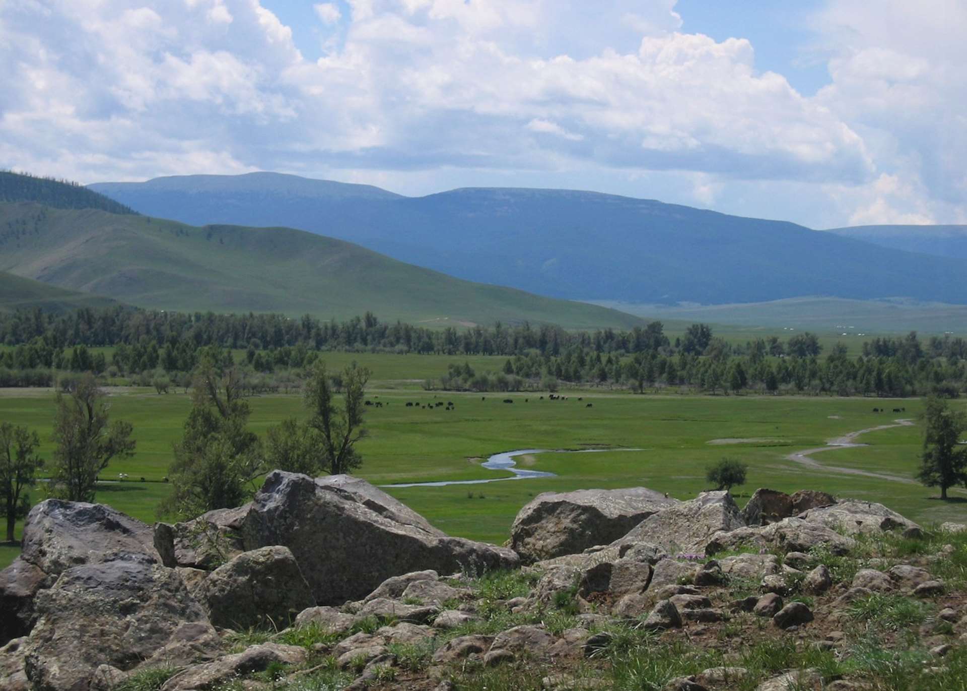 Visit Tsenkher Springs on a trip to Mongolia | Audley Travel UK