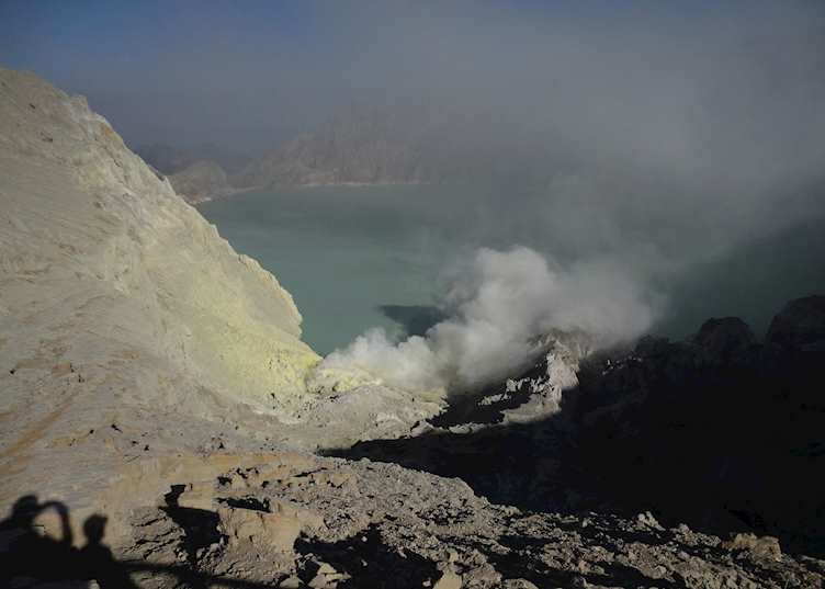 Trek up to the Ijen crater | Audley Travel US